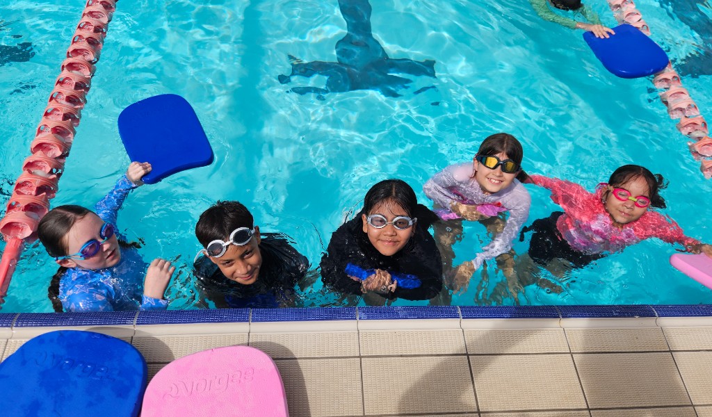 Year 5 Swimming Lessons | Groves College News